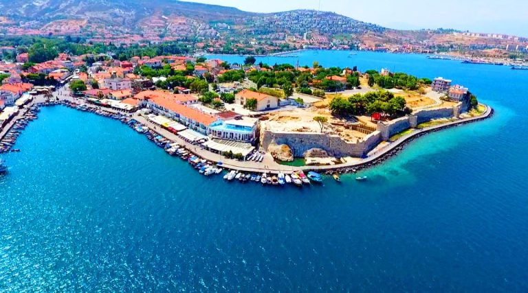 Foça Travel Guide - Motley Turkey