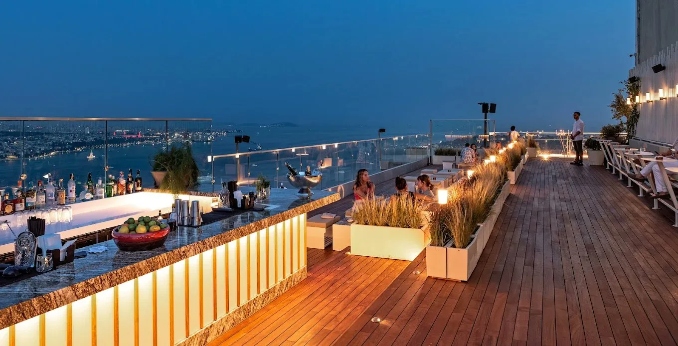 Istanbul’s Sky-High Rooftop Bars & Lounges - Motley Turkey